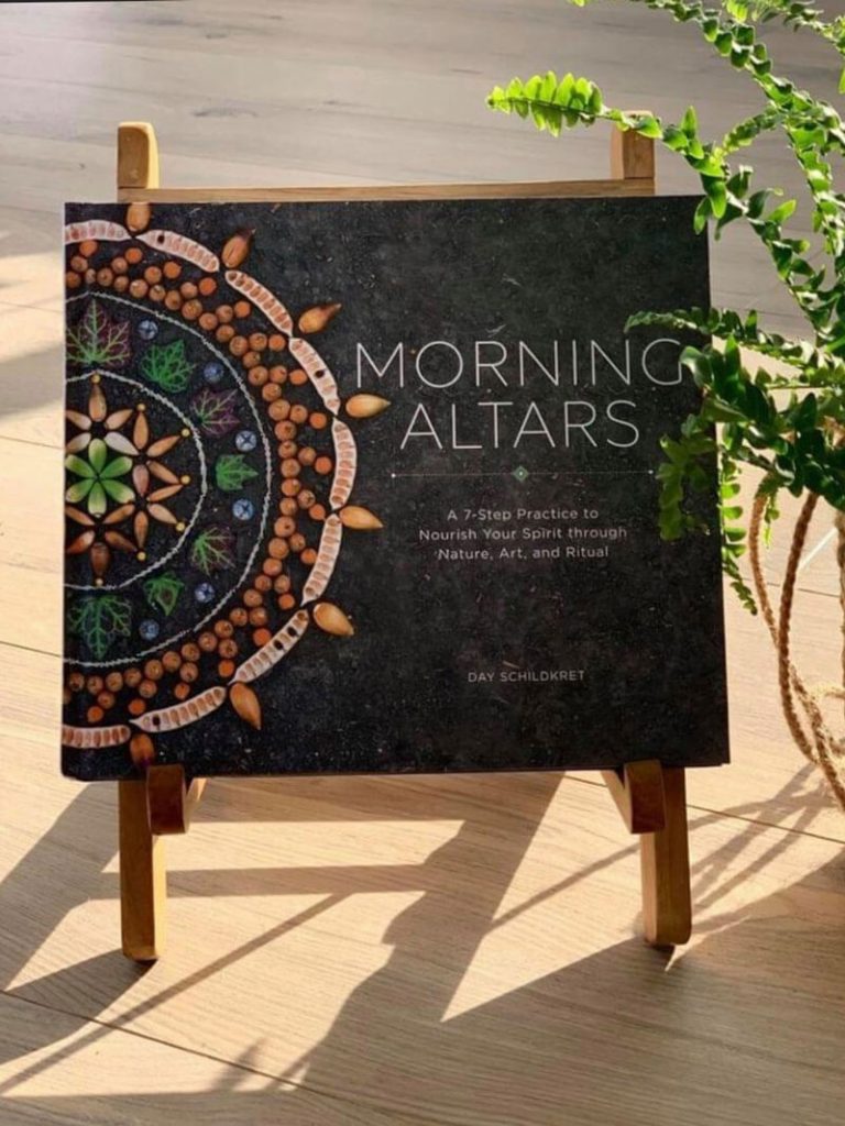 Morning Altars eftir Day Schildkret - Saga Story House